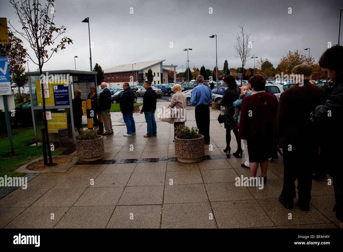 Hospital parking nhs car park queue hi-res stock photography and images ...