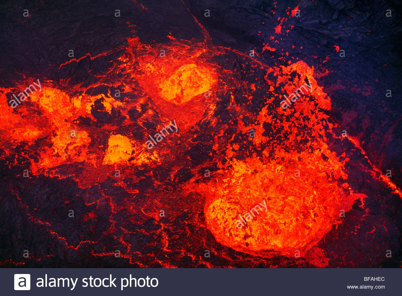 Lava lake in Pu'u 'O'o crater, Hawaii Volcanoes National Park, Hawaii ...