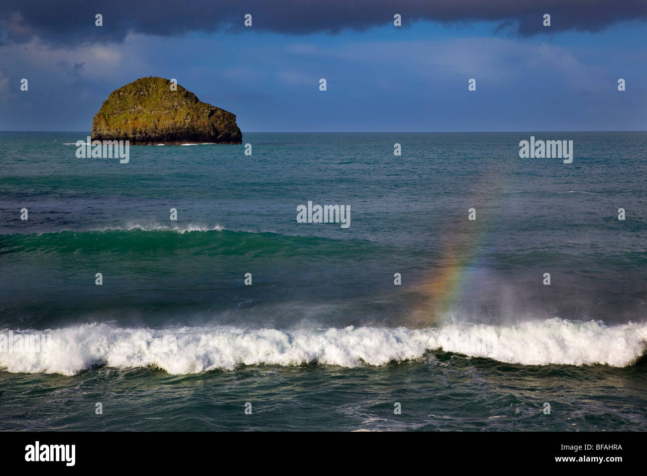 Trebarwith Strand; Cornwall; looking towards Gull rock Stock Photo - Alamy