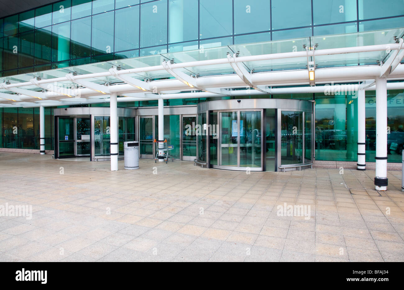 John lewis entrance hi-res stock photography and images - Alamy