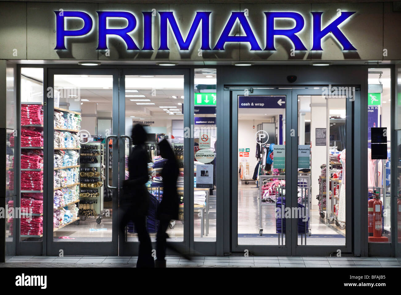 Primark logo hi-res stock photography and images - Alamy