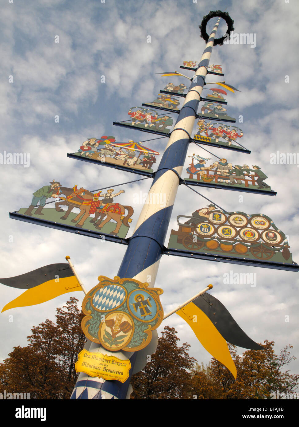 German maypole hi-res stock photography and images - Alamy