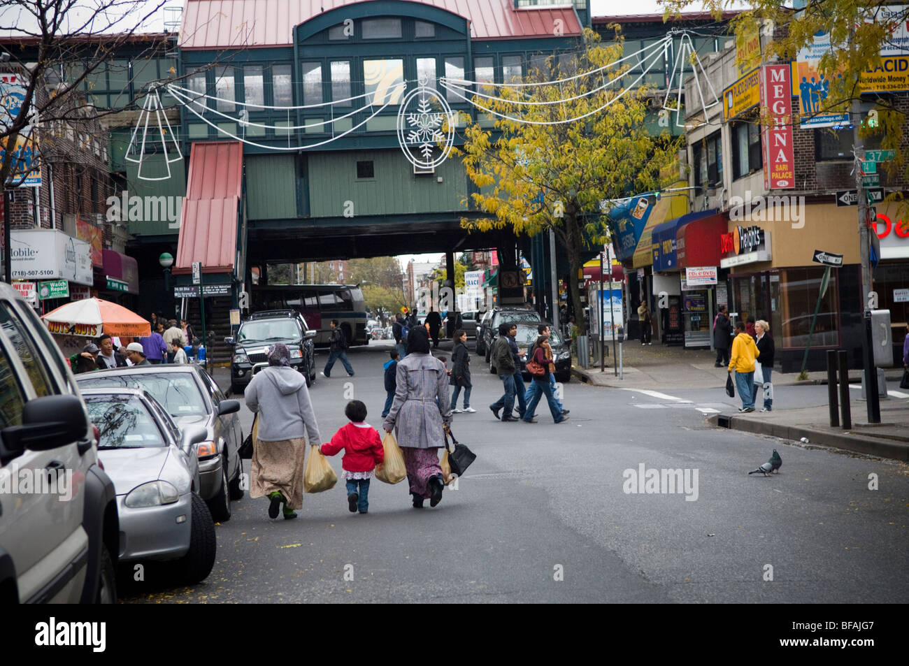74th Street toward the Flushing subway line in the Queens neighborhood ...