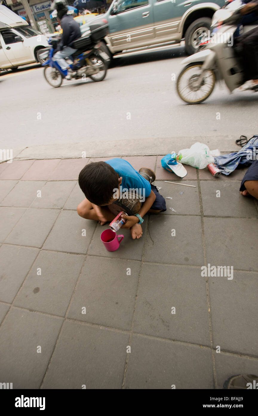 Panhandler kid hi-res stock photography and images - Alamy