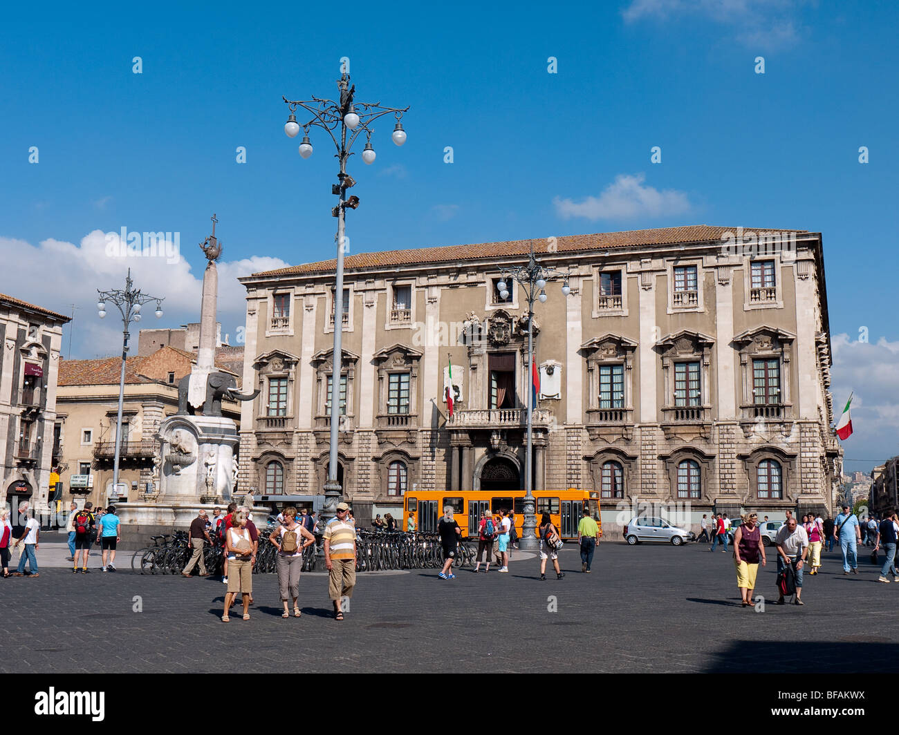 Piazza Duomo and Elephant Fountain, Catania, Sicily Stock Photo - Alamy