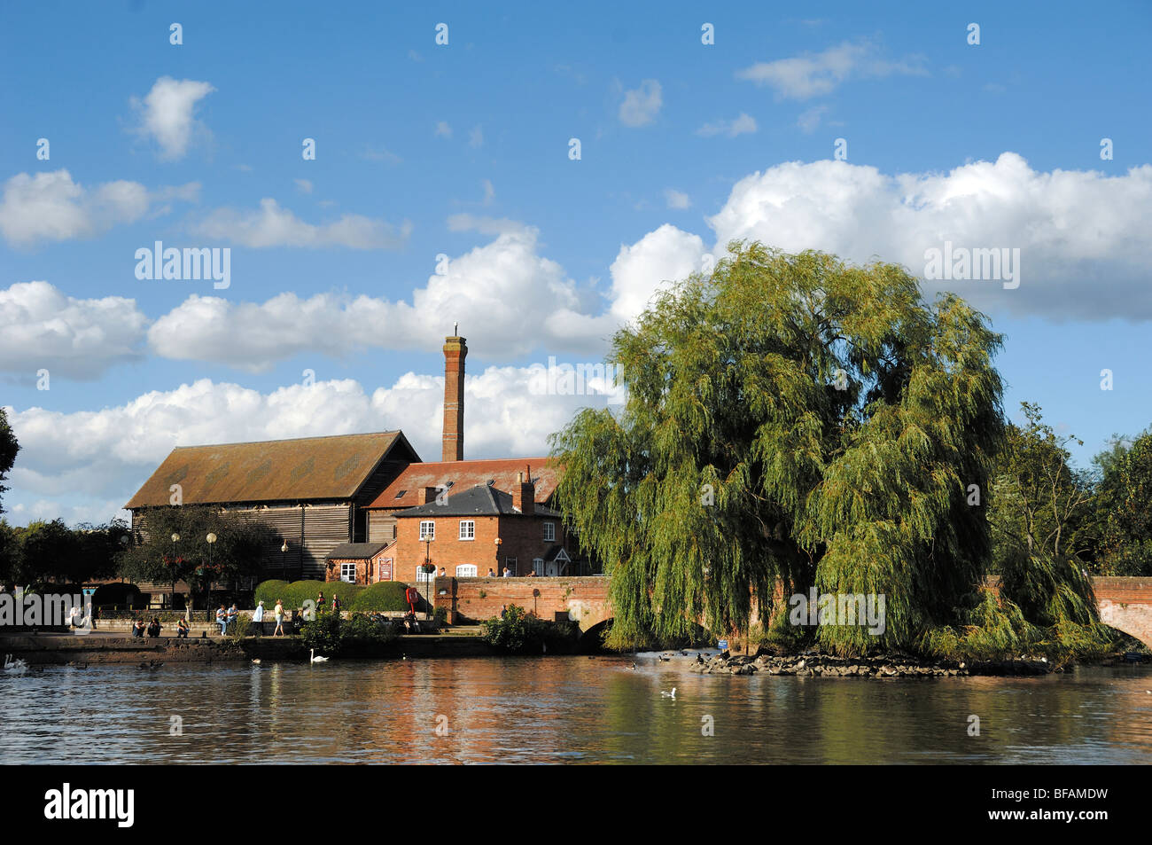Cox's Yard Riverside Pub Restaurant & Entertainment Complex, Weeping ...