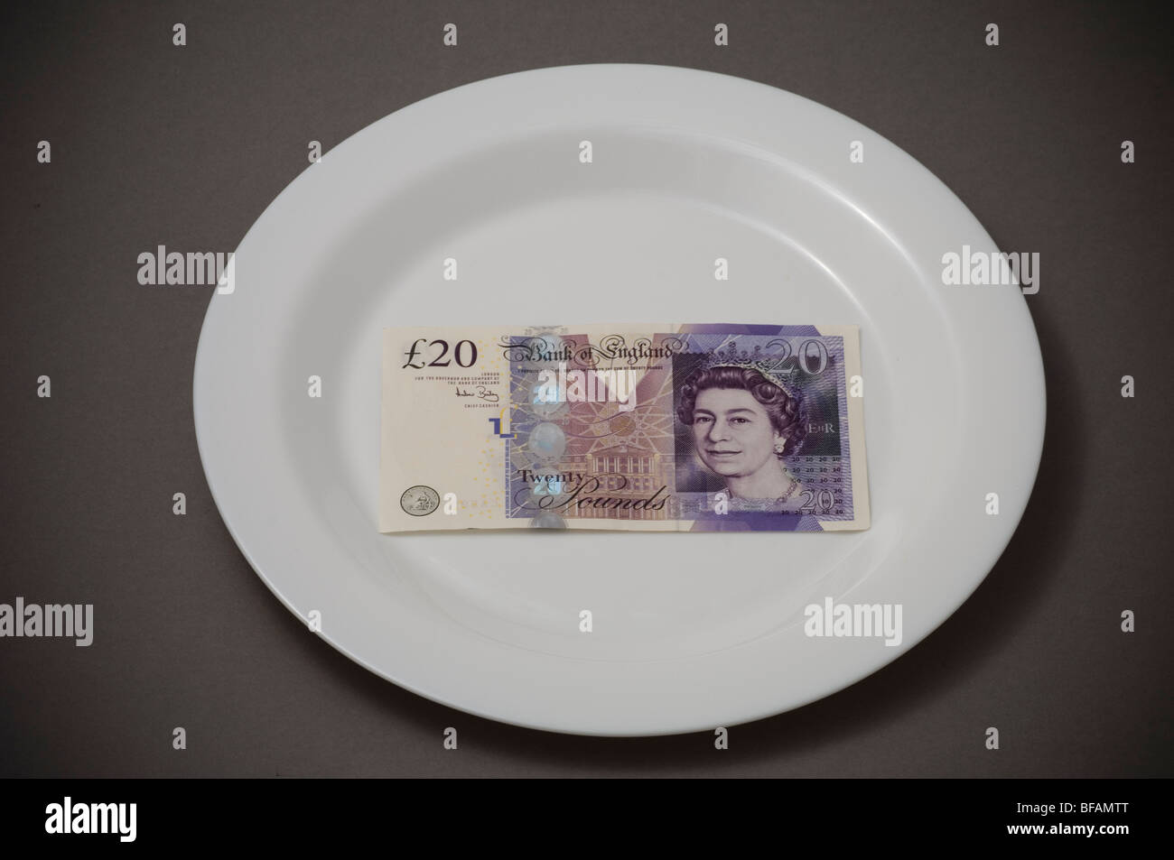 British twenty pounds banknote on a plate Stock Photo - Alamy