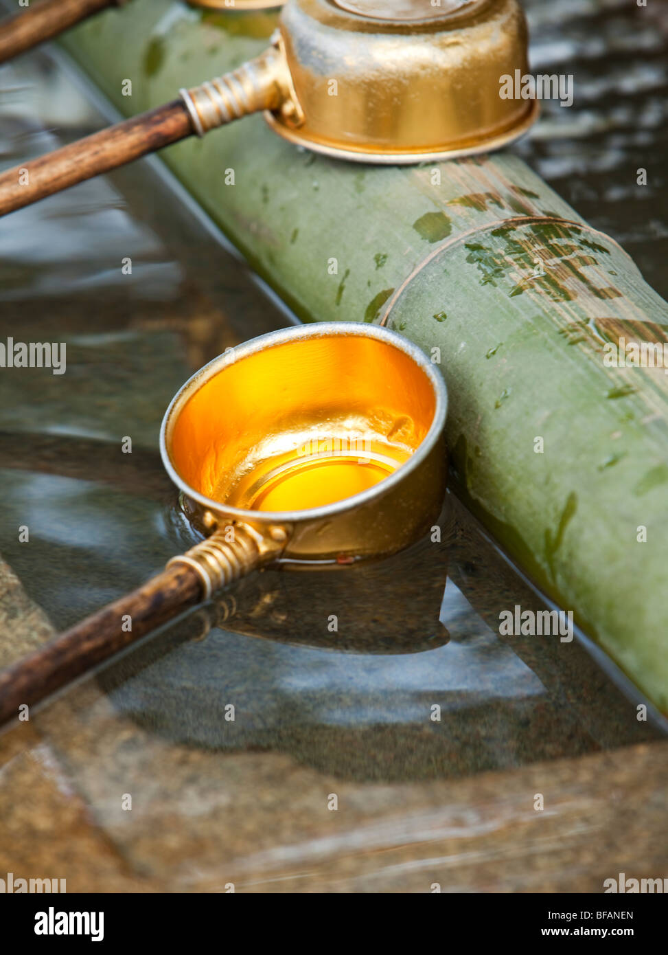 Shinto shrine water basin hi-res stock photography and images - Alamy