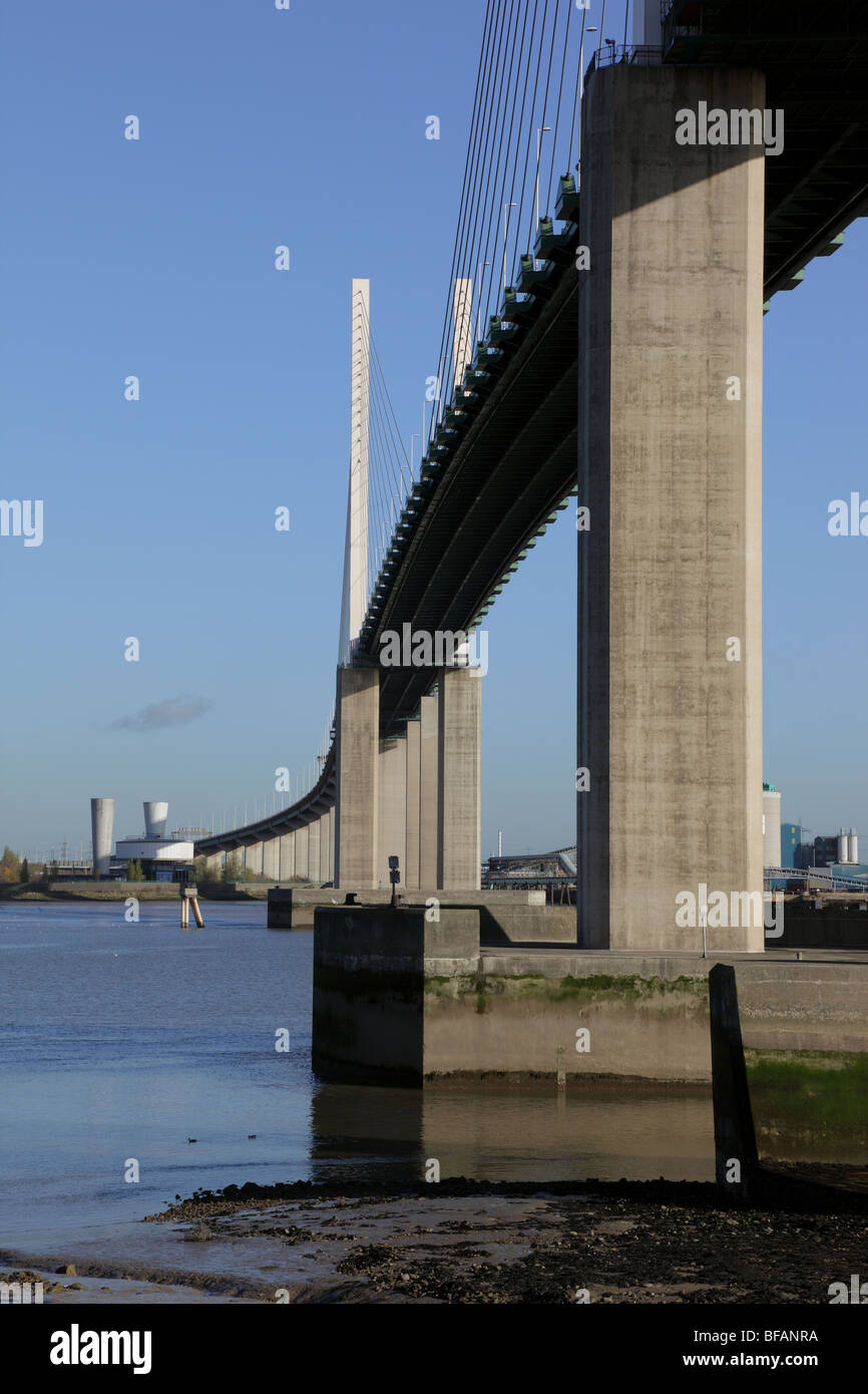 The Queen Elizabeth Bridge over the river Thames at Dartford ...