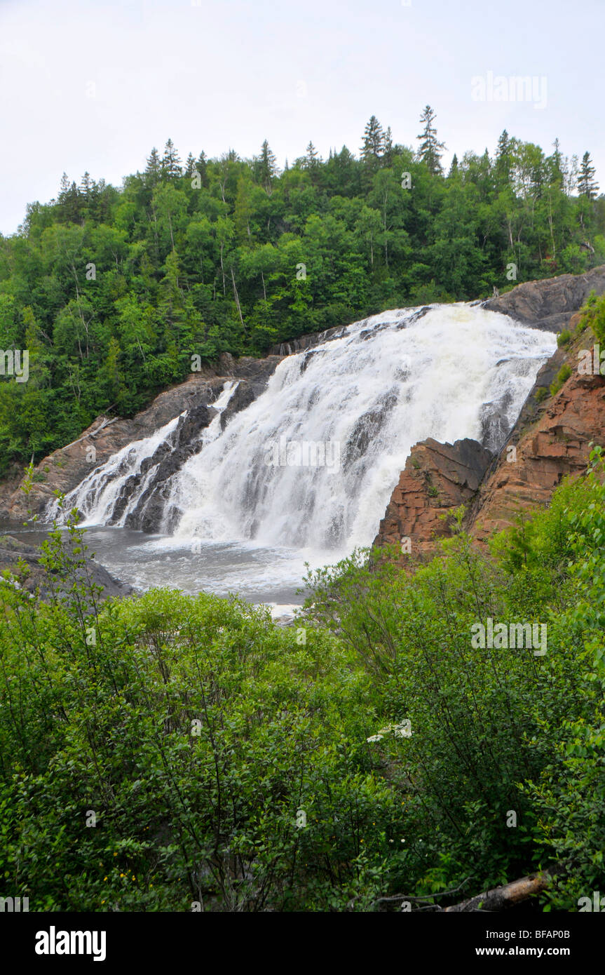 Magpie river hi-res stock photography and images - Alamy