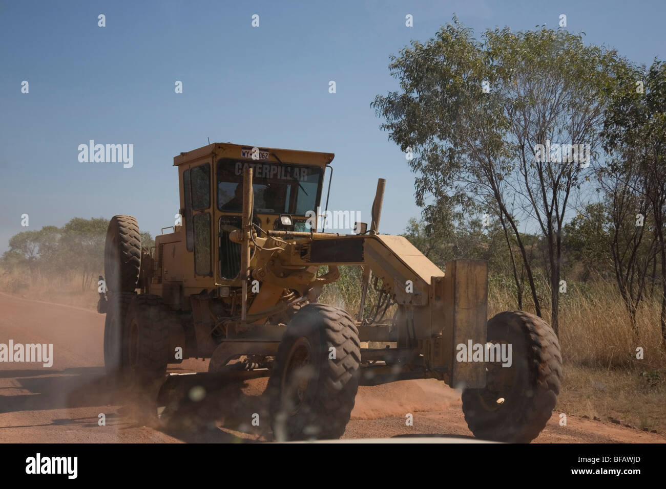 Man road grader outback australia hi-res stock photography and images ...
