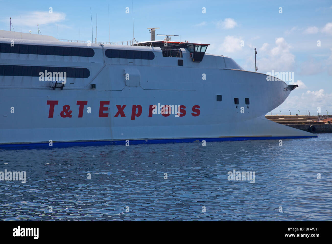 Scarborough ferry boat hi-res stock photography and images - Alamy