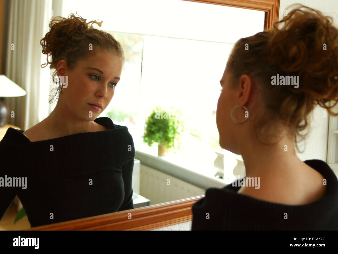 Bad body image mirror hi-res stock photography and images - Alamy