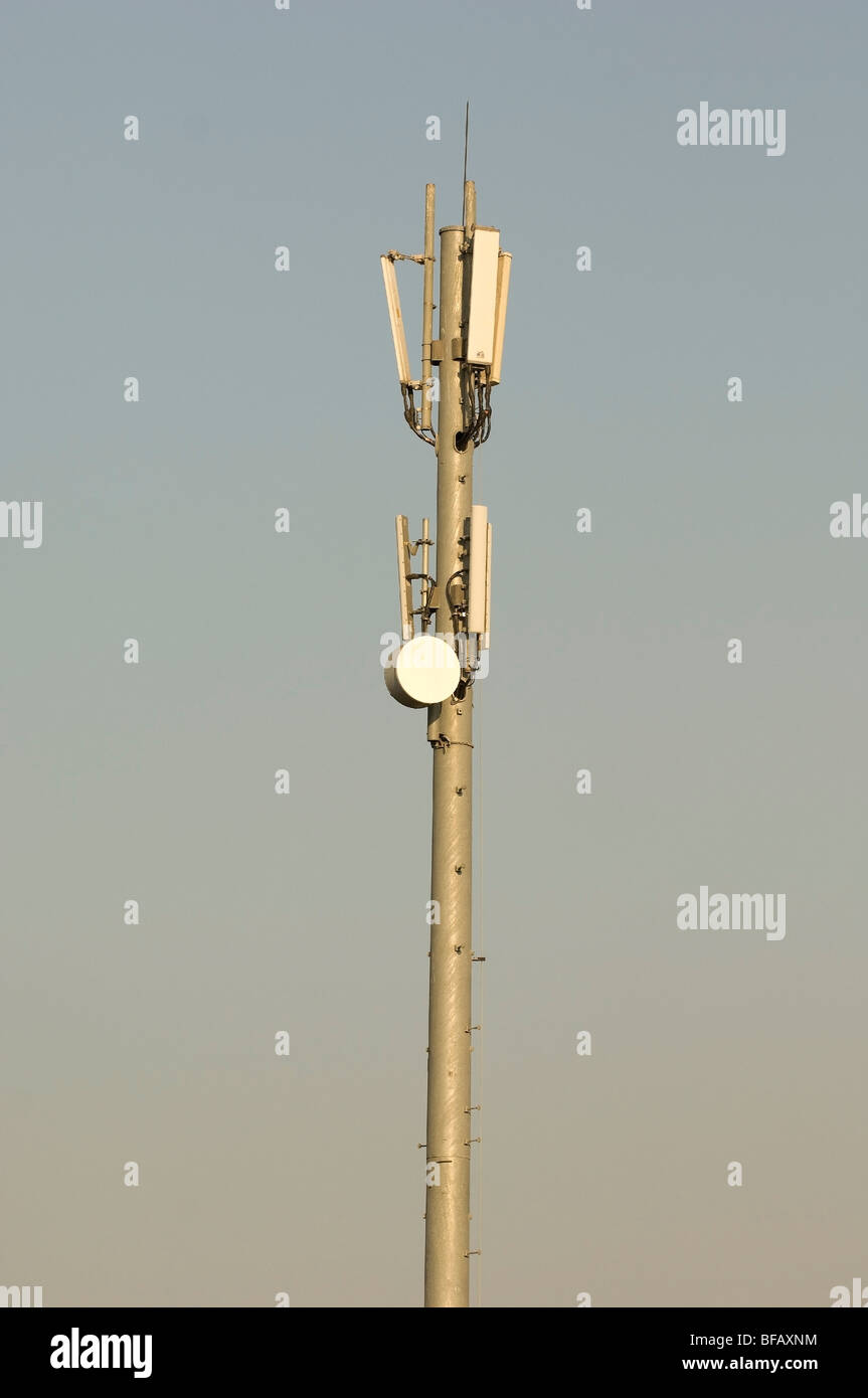 Telephone relay tower hi-res stock photography and images - Alamy