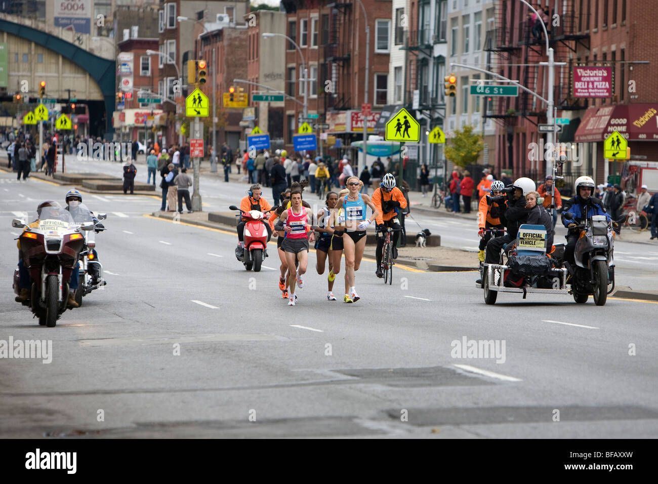 Paula radcliffe marathon running hi-res stock photography and images ...