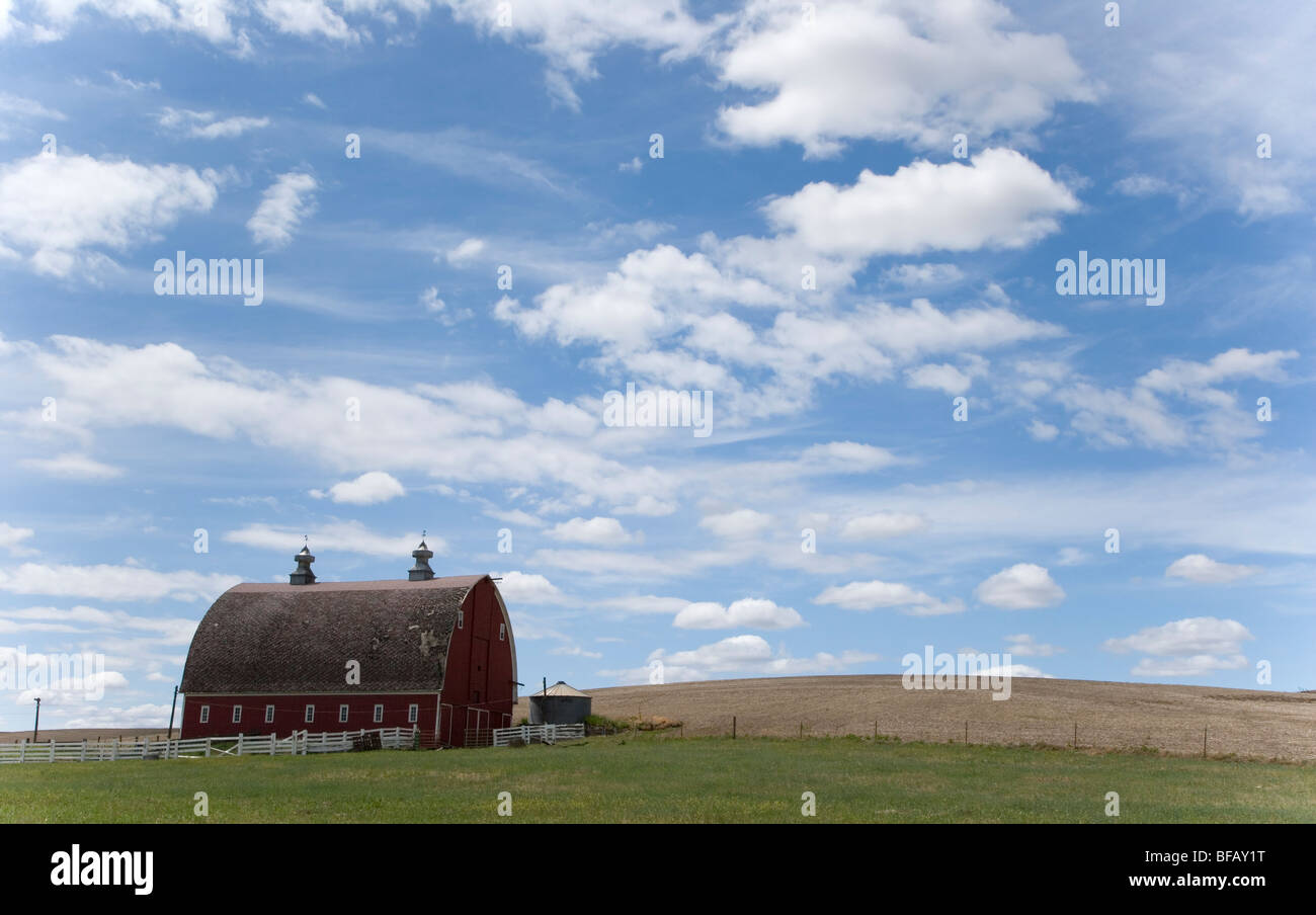 Red Barn in the Rolling Palouse Fields of Eastern Washington Stock ...