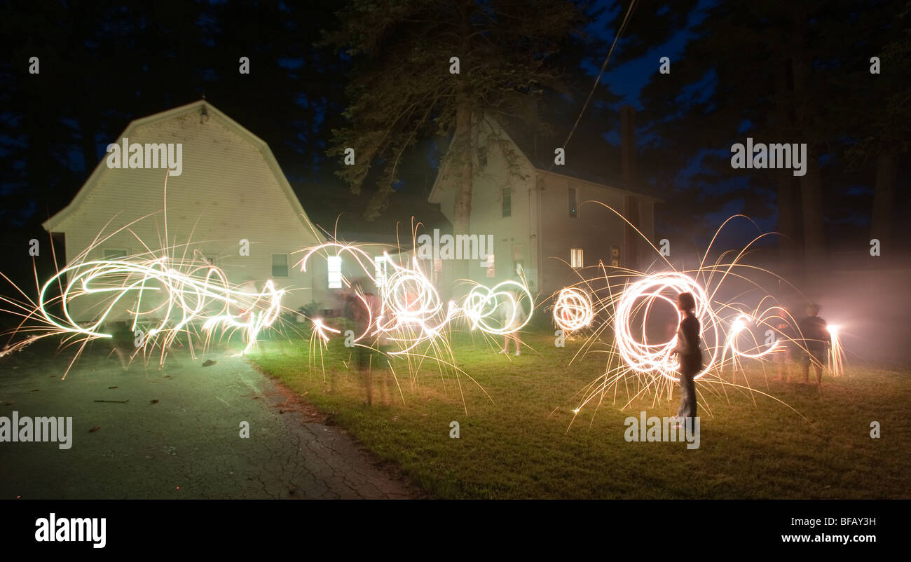 Kids and fireworks hi-res stock photography and images - Alamy