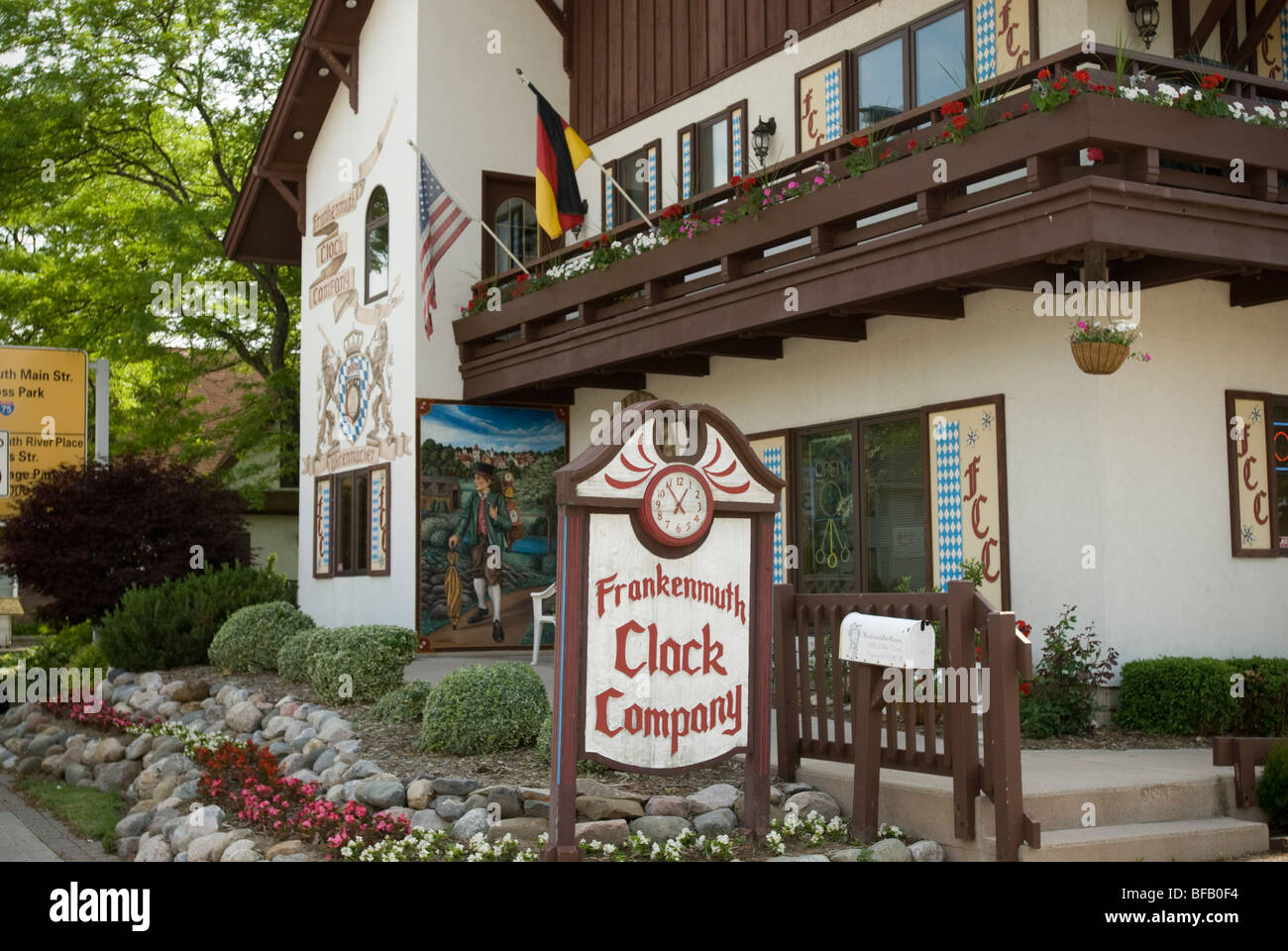 Black forest cuckoo clock hi-res stock photography and images - Alamy