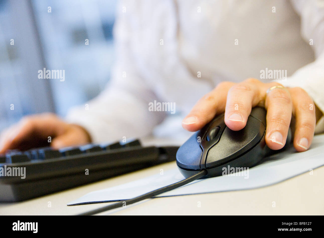 woman at computer Stock Photo - Alamy
