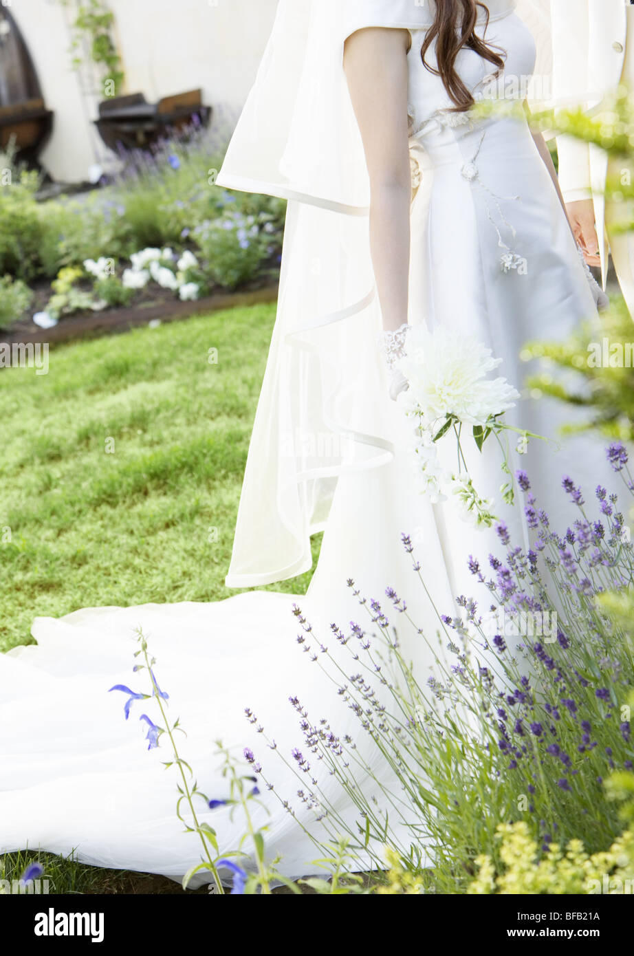 Bride japanese wedding veil hi-res stock photography and images - Alamy