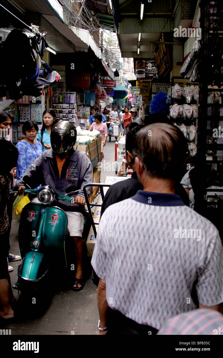 Back street markets, Bangkok, Thailand Stock Photo - Alamy