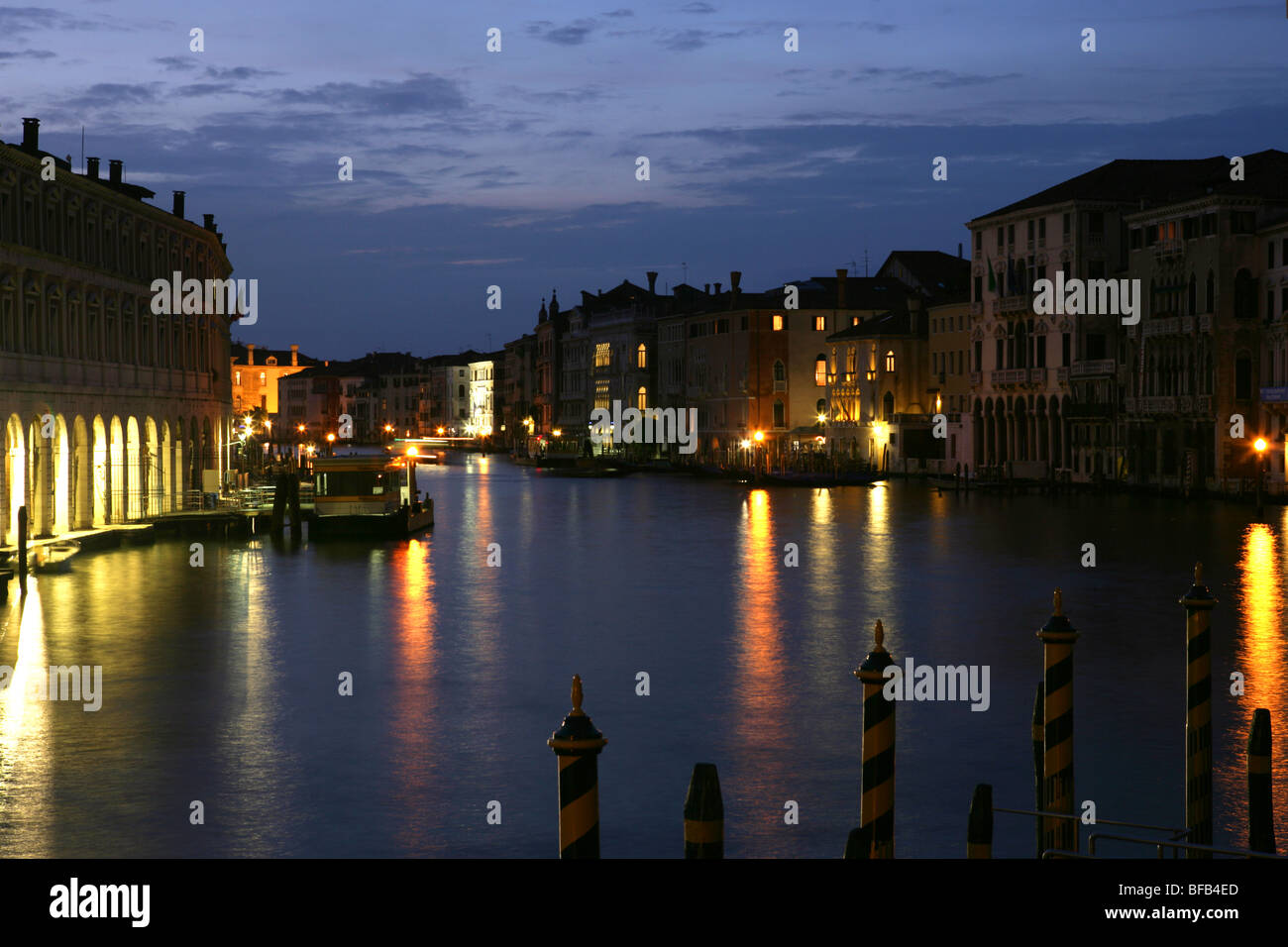 Canal at dusk hi-res stock photography and images - Alamy