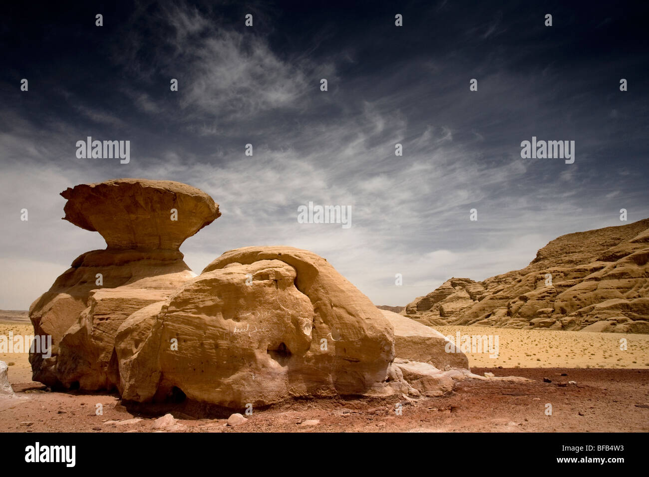 Mushroom rock, Sandstone monument, Wadi rum, Jordan Stock Photo - Alamy