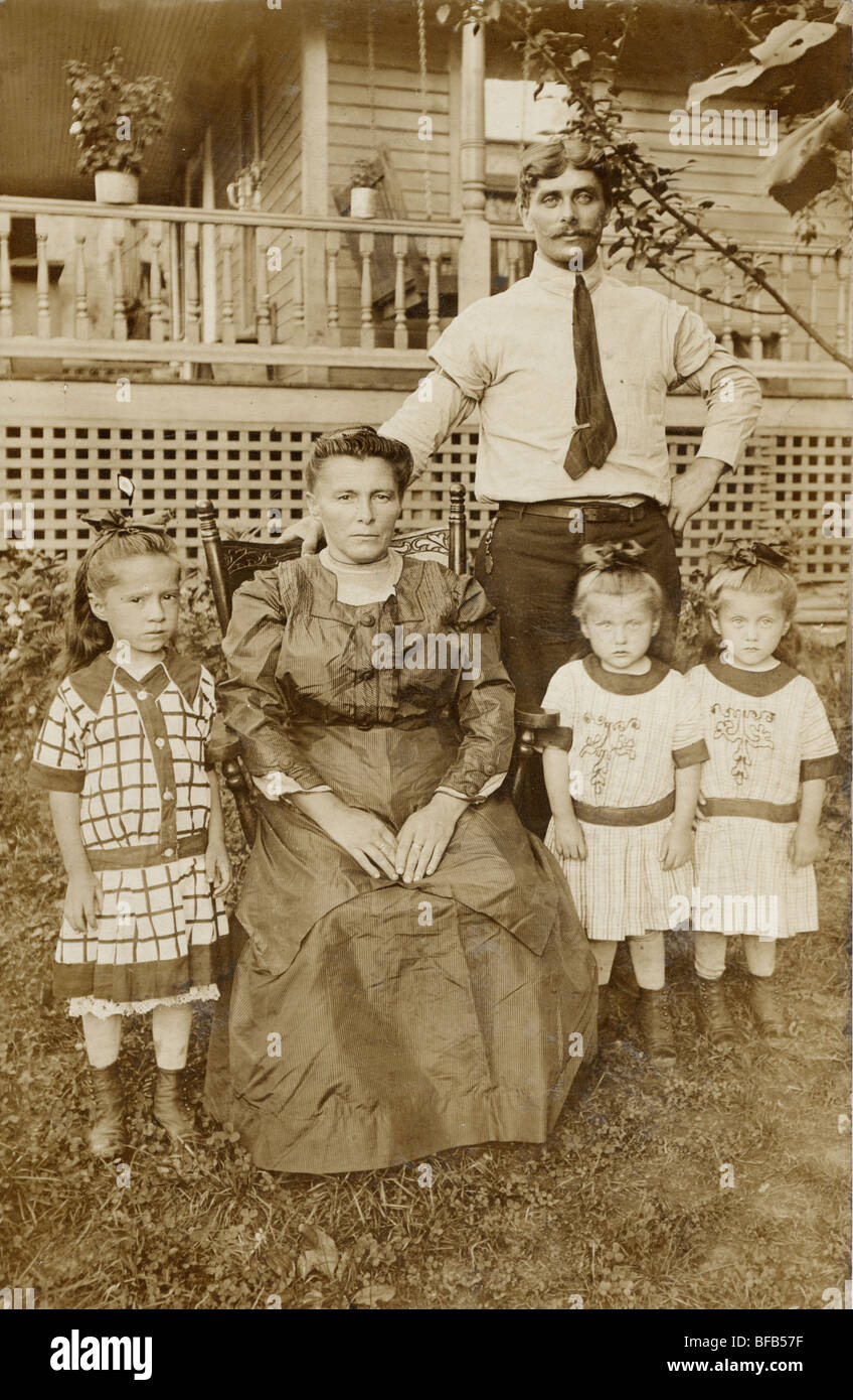 Middle Class Family 1900s High Resolution Stock Photography and Images ...