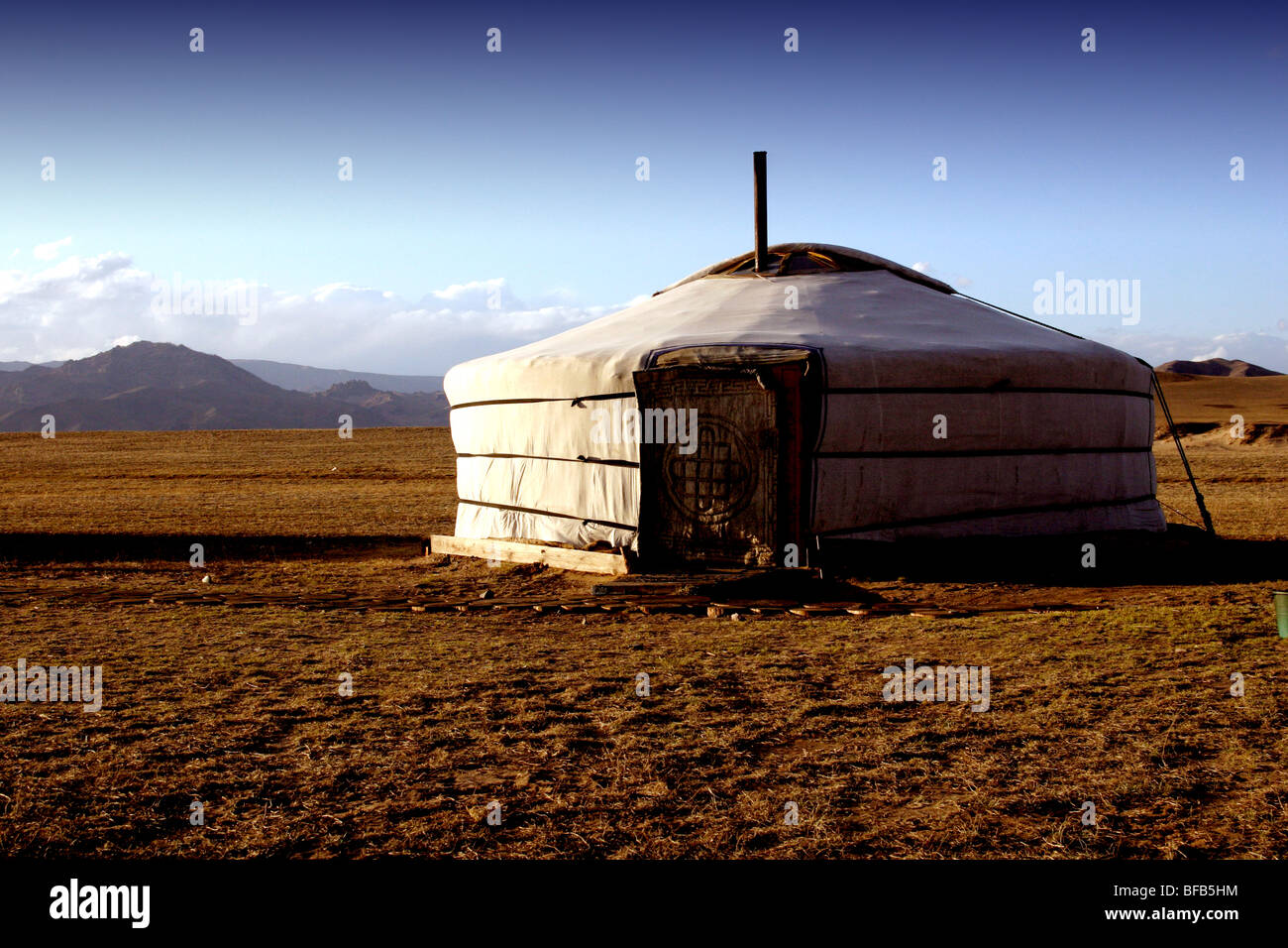 A yurt or ger tent in the Gobi Desert, Mongolia Stock Photo - Alamy