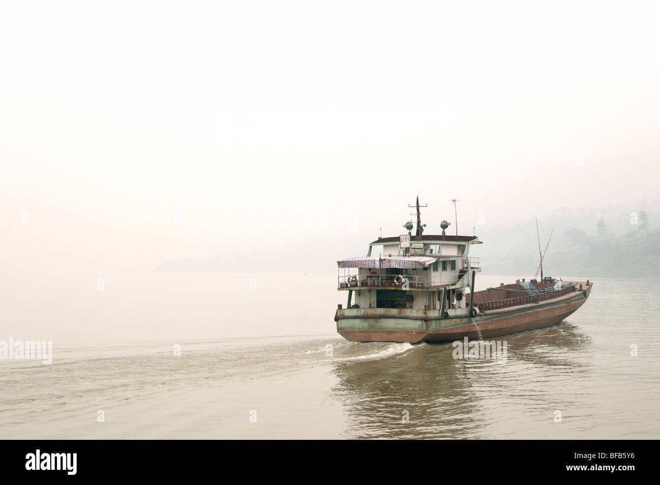 Boats along the Yangzi River and Three Gorges, China Stock Photo - Alamy