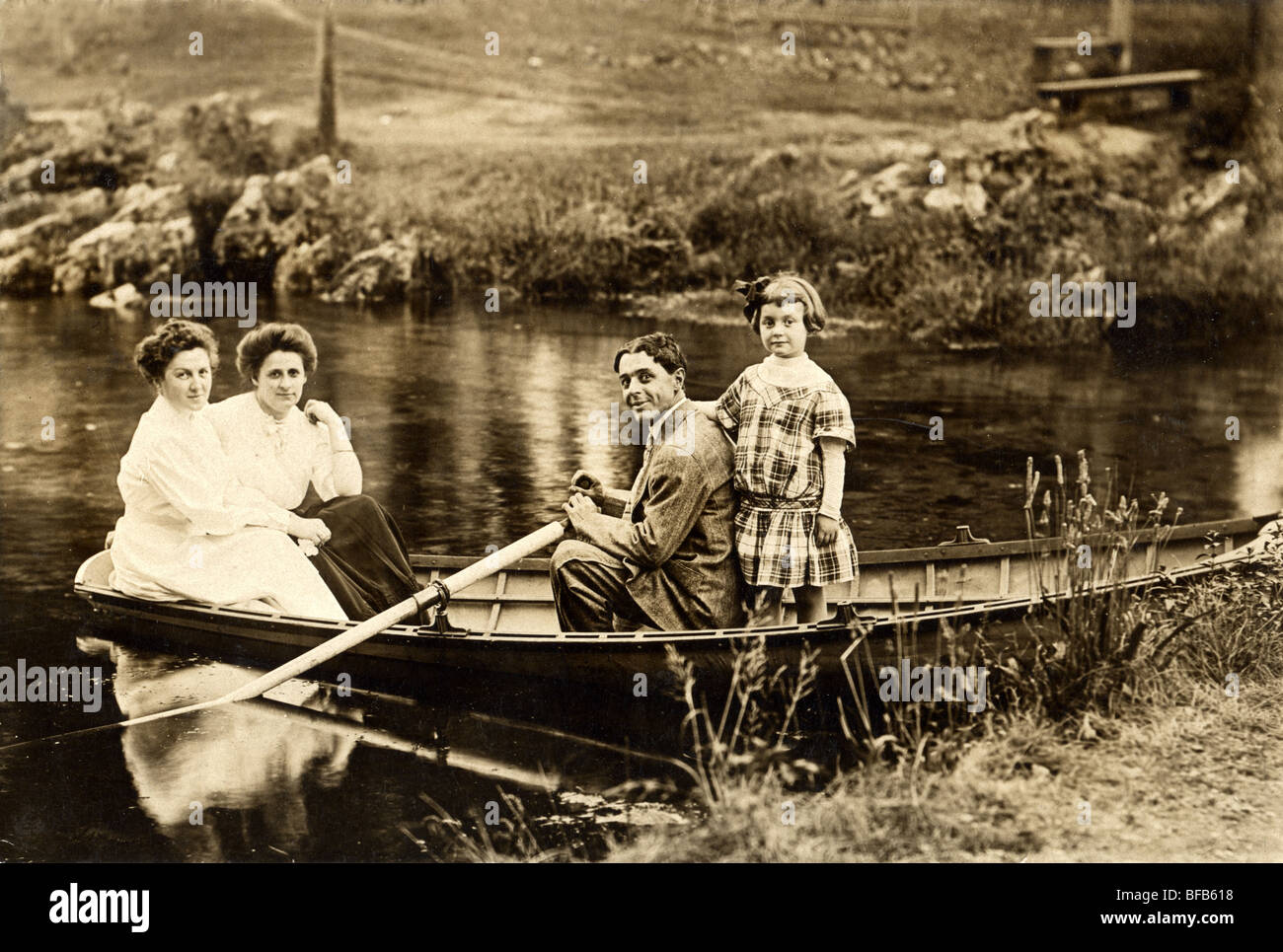 Rowing Boat 1900s Stock Photos & Rowing Boat 1900s Stock Images - Alamy