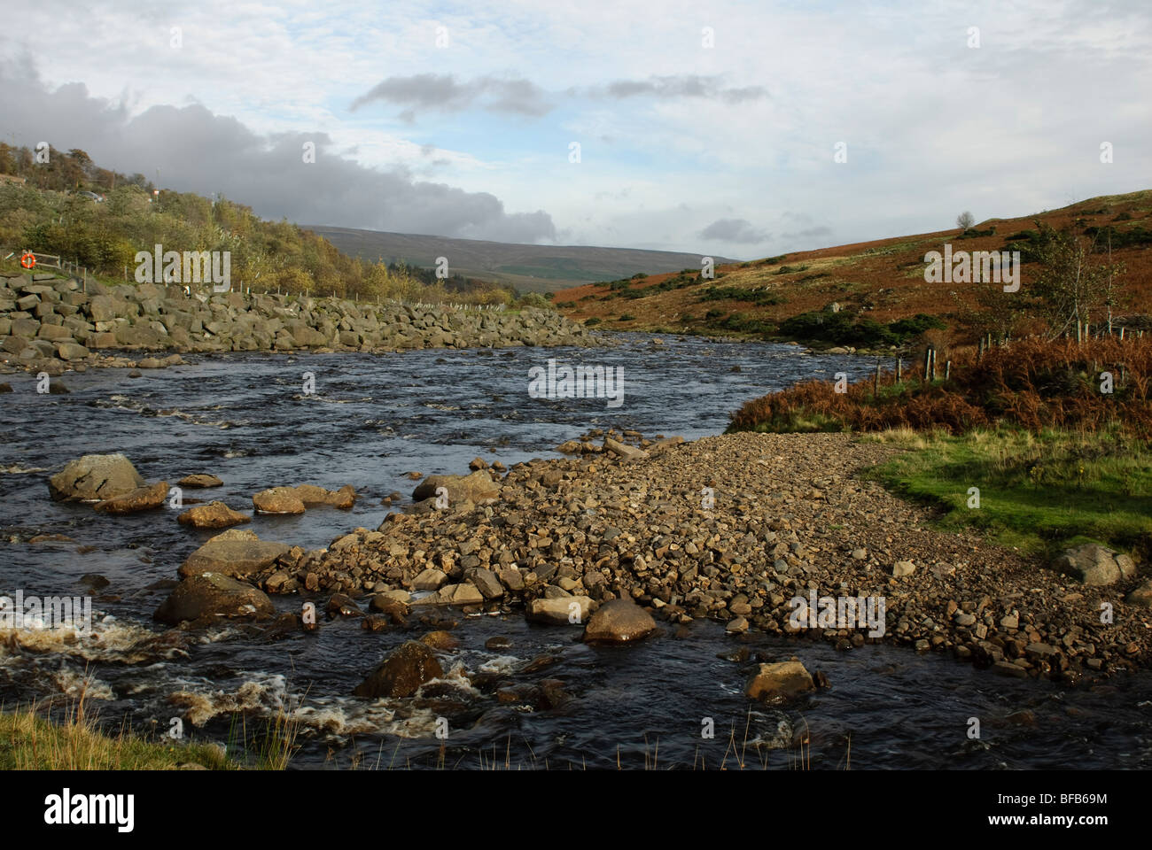 River tees hi-res stock photography and images - Alamy