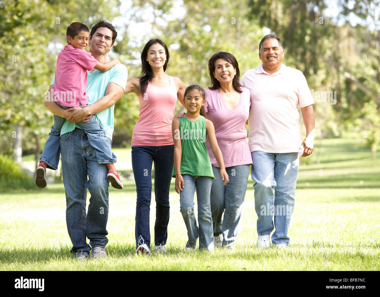 Extended asian family hi-res stock photography and images - Alamy