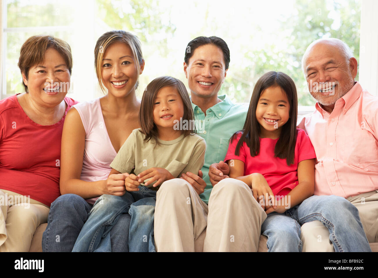 Extended asian family home hi-res stock photography and images - Alamy