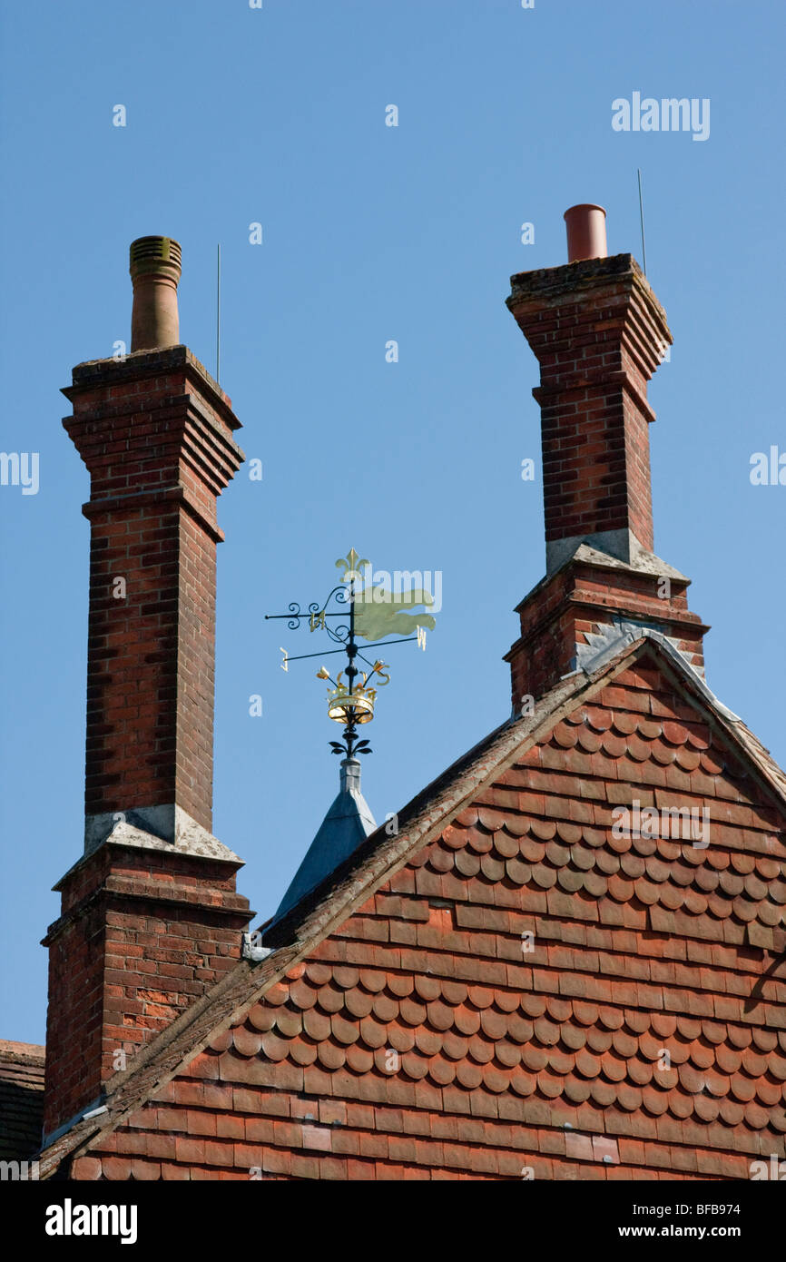 Brick chimney stacks hi-res stock photography and images - Alamy