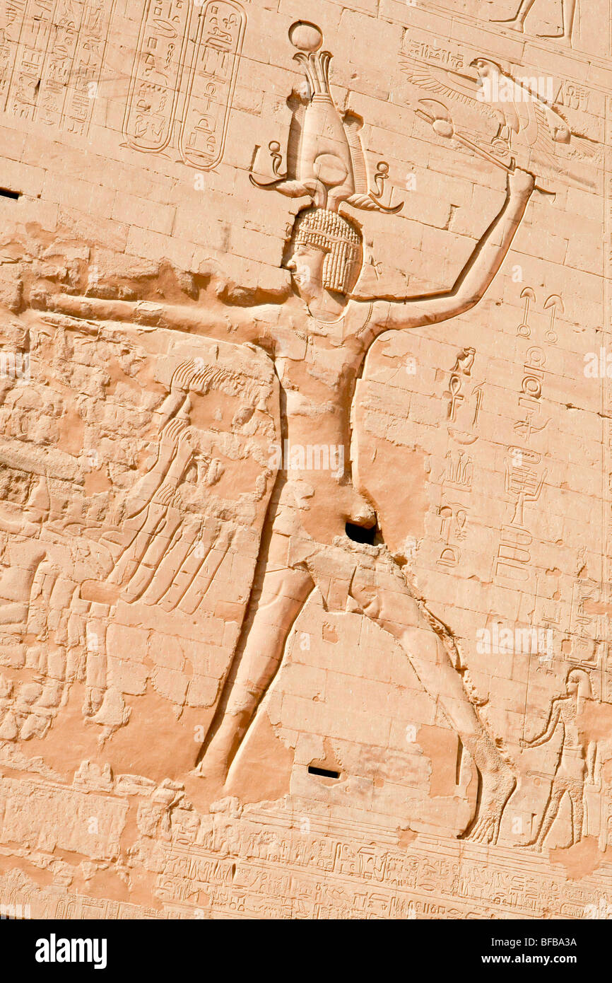 The Temple of Horus at Edfu, Egypt Stock Photo - Alamy