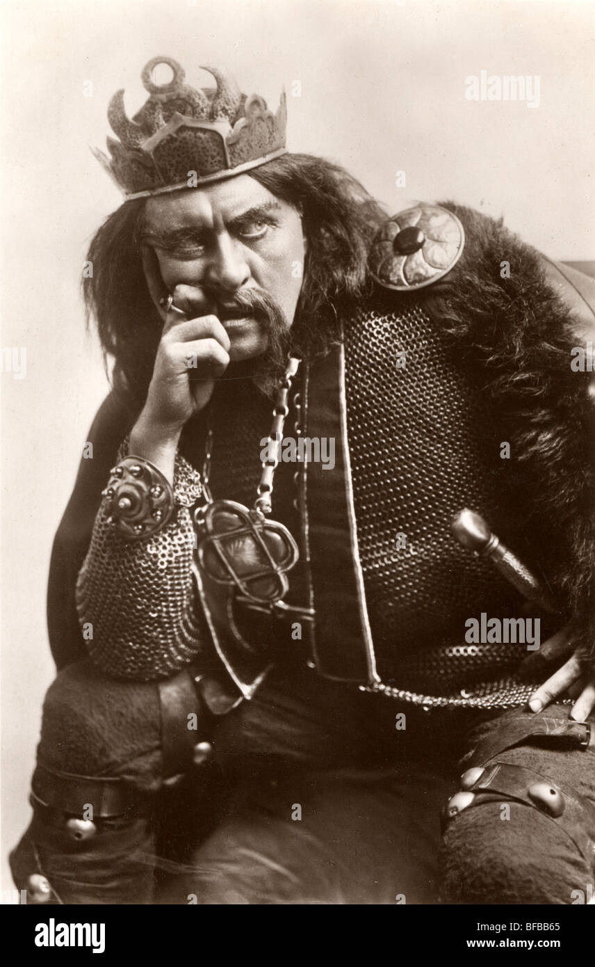 Sir Herbert Beerbohm Tree as Macbeth Stock Photo - Alamy