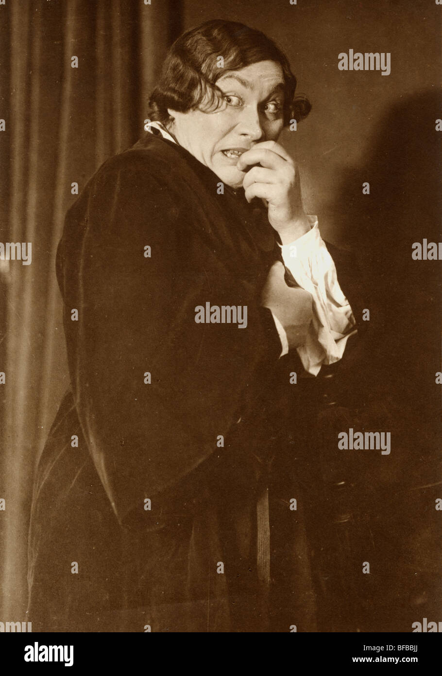 Vintage scared man hi-res stock photography and images - Alamy