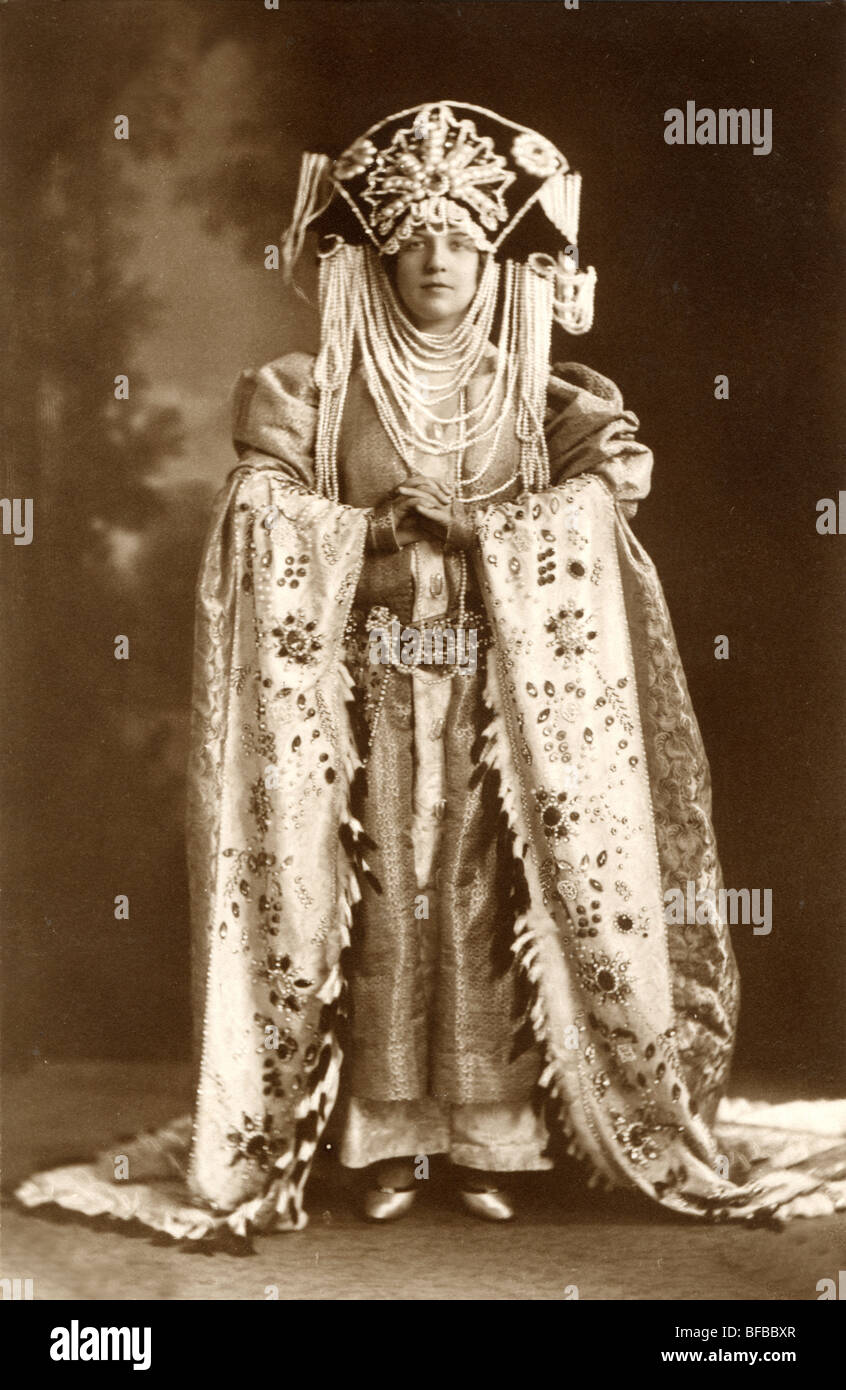 Fedak Sari Szibill in Exotic Art Nouveau Gown Stock Photo - Alamy