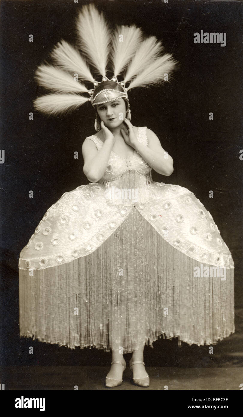 Showgirl dancer hi-res stock photography and images - Alamy
