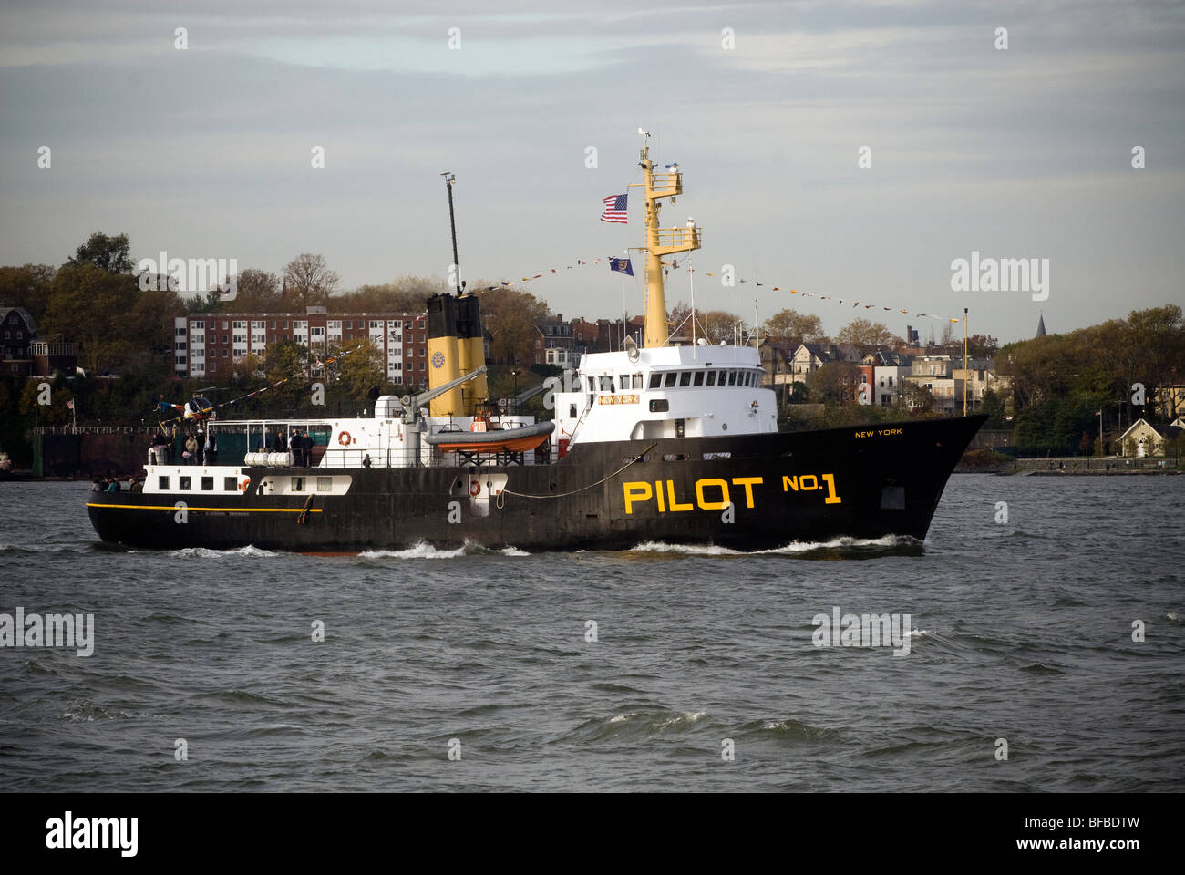 Harbor pilot hi-res stock photography and images - Alamy