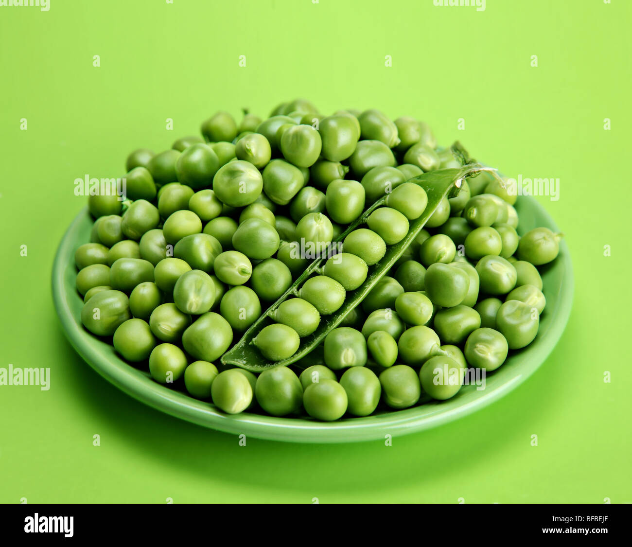 Peas hi-res stock photography and images - Alamy