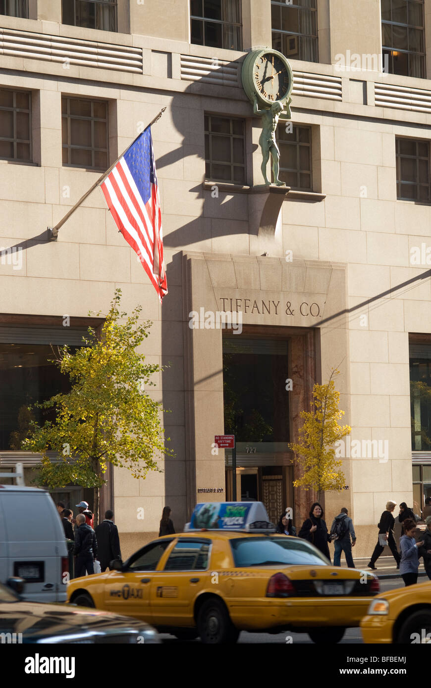 Tiffany and Co. flagship store on Fifth Avenue in Midtown Manhattan in ...