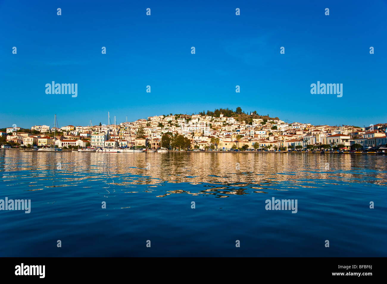 Harbor town poros hi-res stock photography and images - Alamy