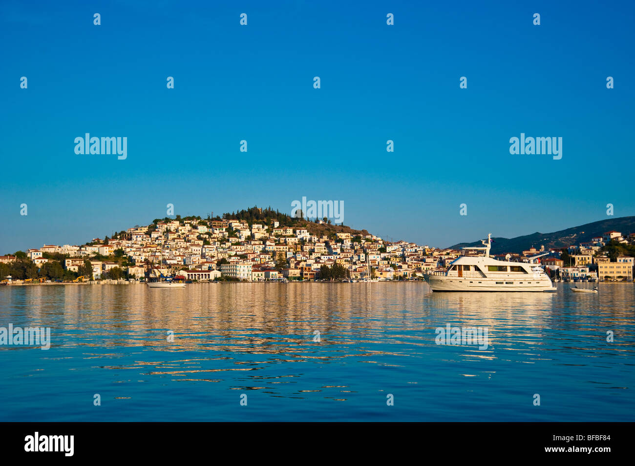 Harbor town poros hi-res stock photography and images - Alamy