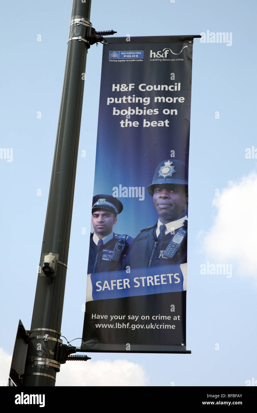 Safer Streets sign in Shepherd's Bush, West London Stock Photo - Alamy