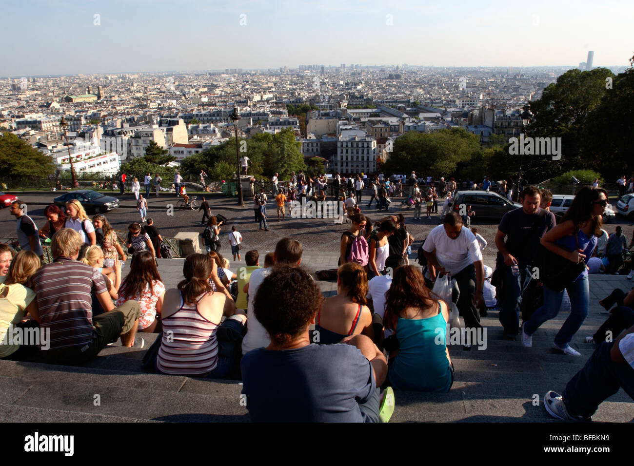 Visitors on the steps of Sacré-Coeur Basilica, Montmartre, Paris ...