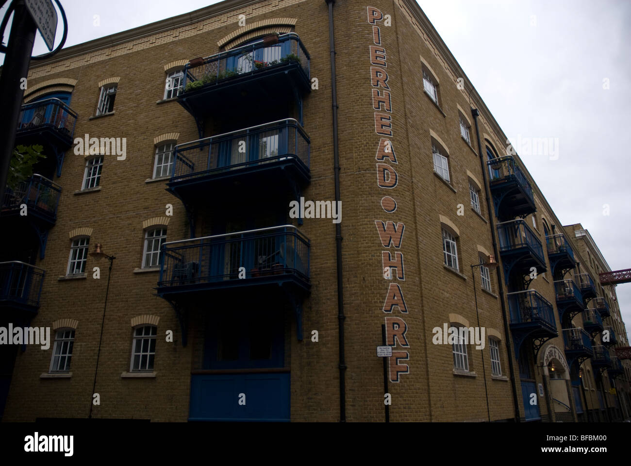 Pierhead street hi-res stock photography and images - Alamy