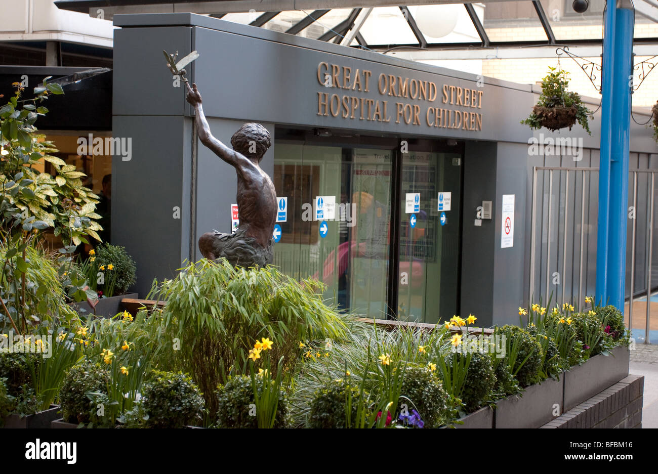 Peter pan and tinkerbell hi-res stock photography and images - Alamy