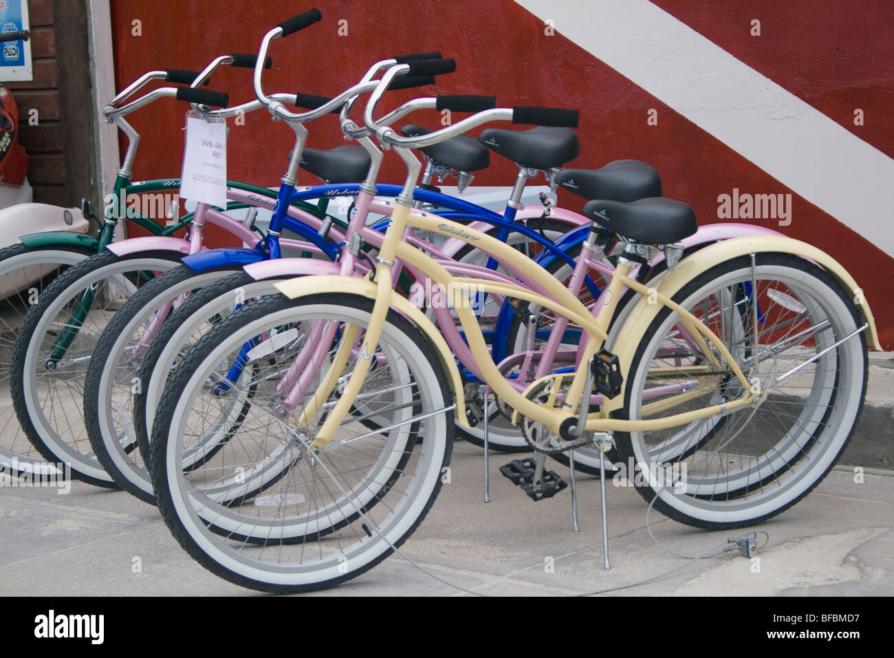 Cruiser bike boardwalk hi-res stock photography and images - Alamy